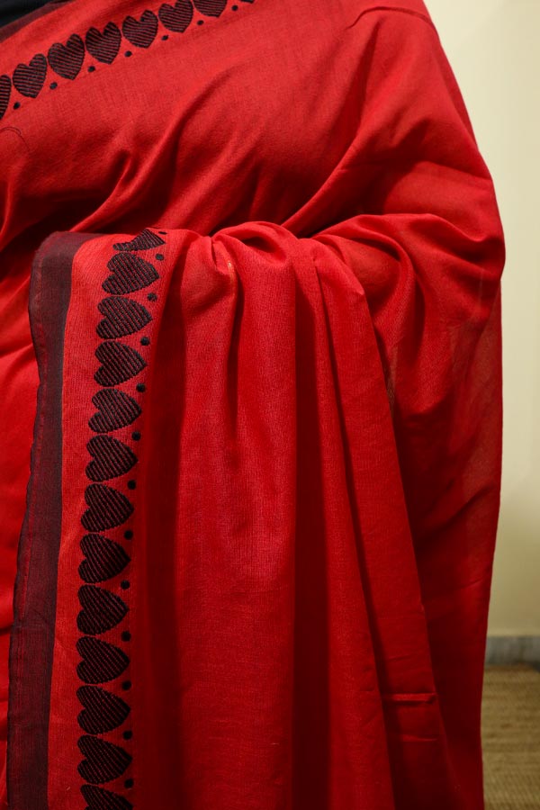 Red Soft Cotton Saree with Black Heart Border | bongchong