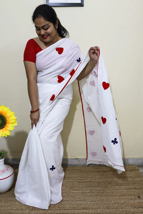 White Cotton Saree with Clubs and Hearts Aplic | bongchong