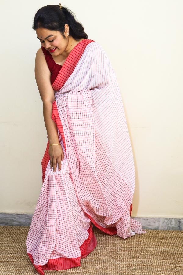 White Soft Cotton Saree with Red Checks | bongchong